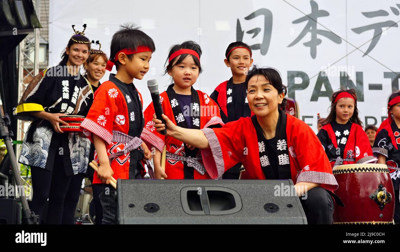 Taiko kids hi-res stock photography and images - Alamy