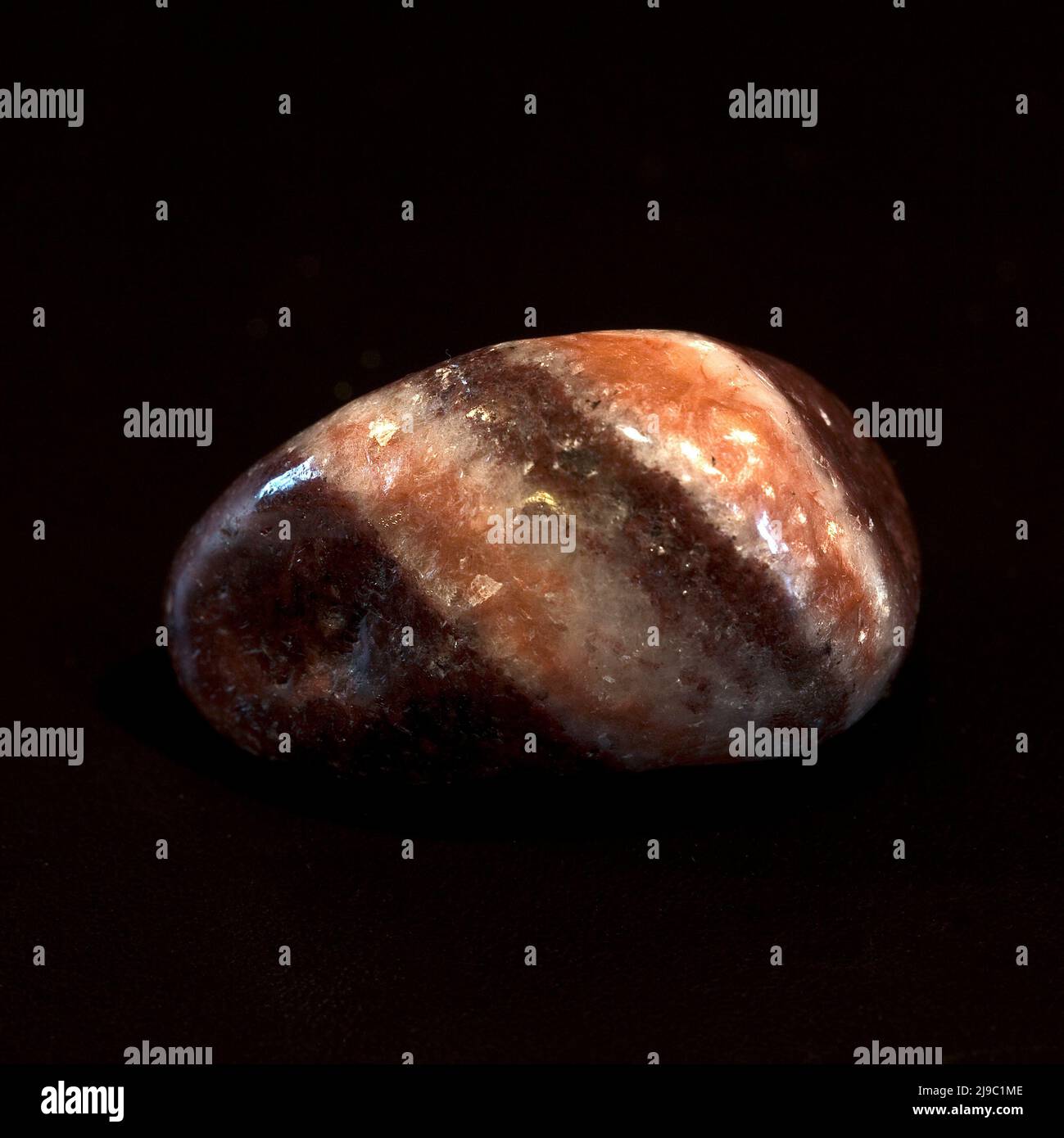 Red healing crystals hi-res stock photography and images - Alamy