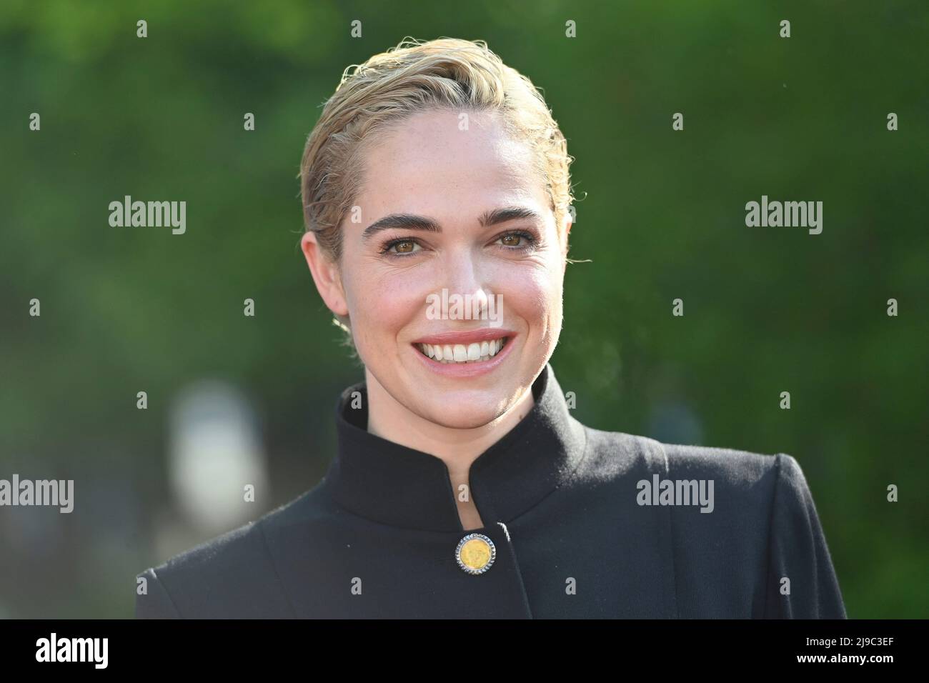 Verena Altenberger (actress), single image, cropped single motif ...