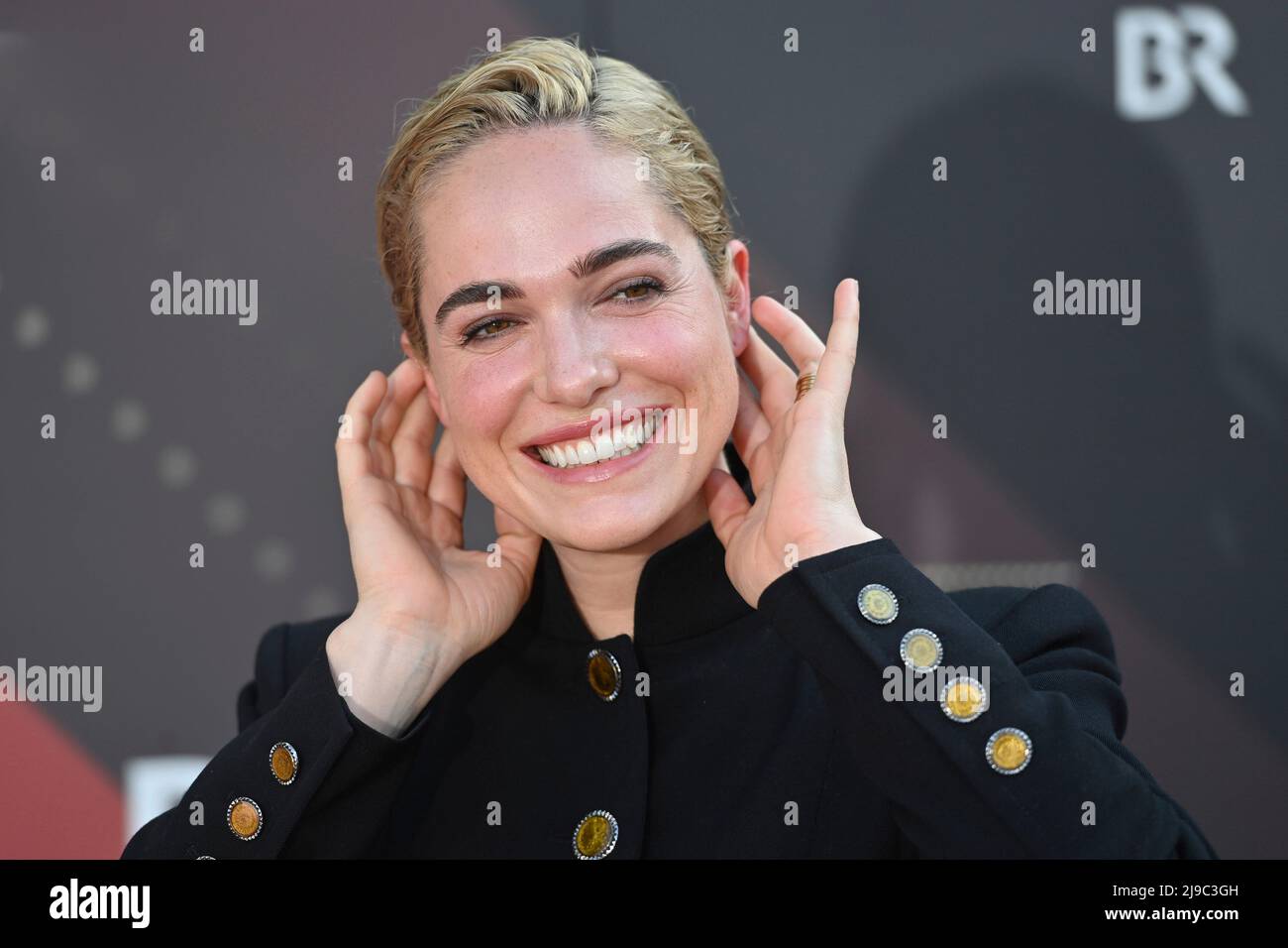 Verena Altenberger (actress), single image, cut single motif, portrait ...
