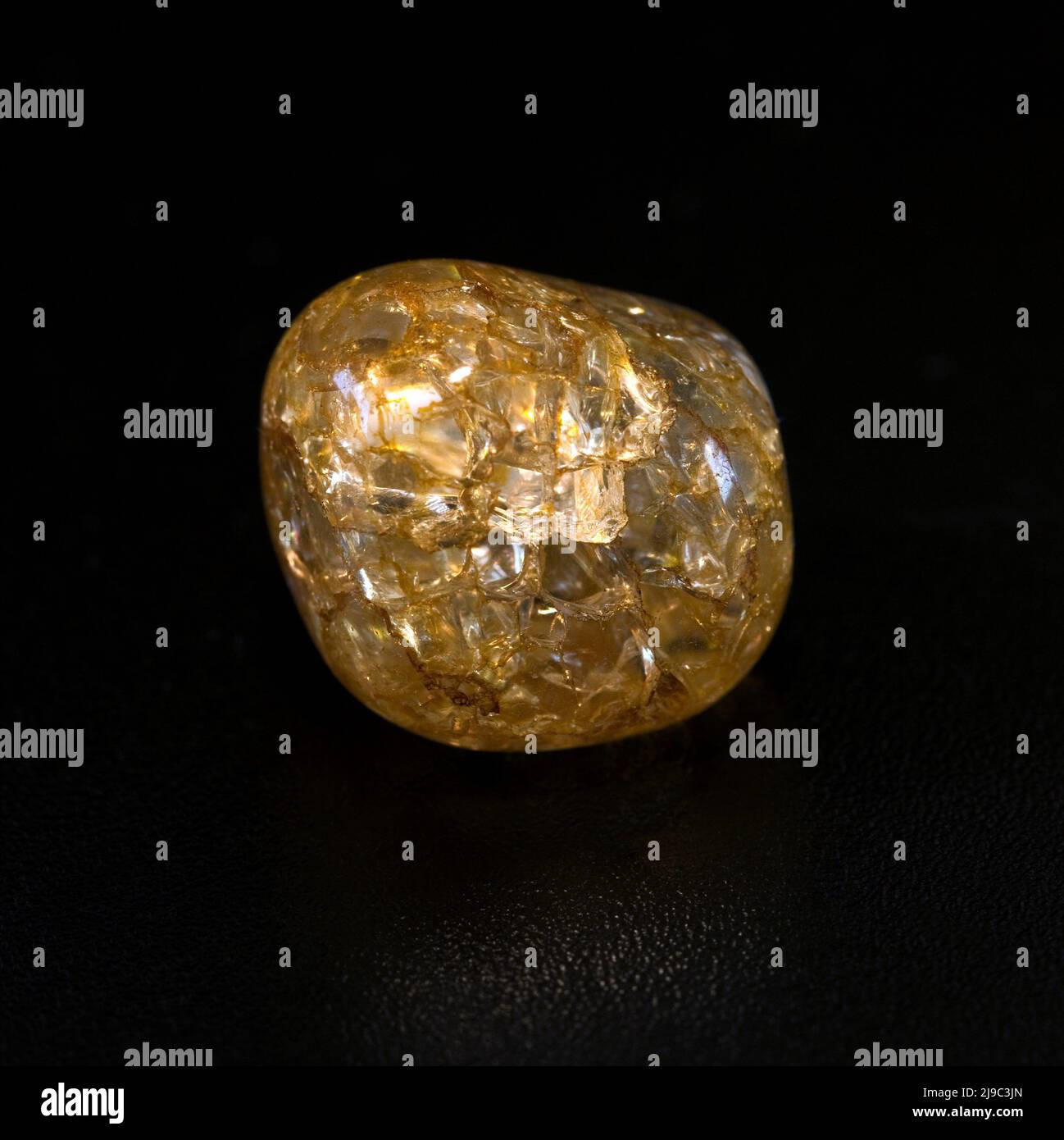 Yellow crackle quartz hi-res stock photography and images - Alamy