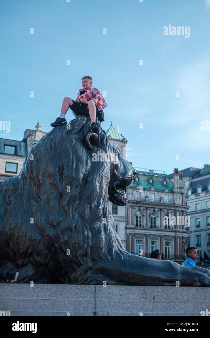 21/05/22, Sunderland AFC Fans Celebrate into the Night in Trafalgar ...