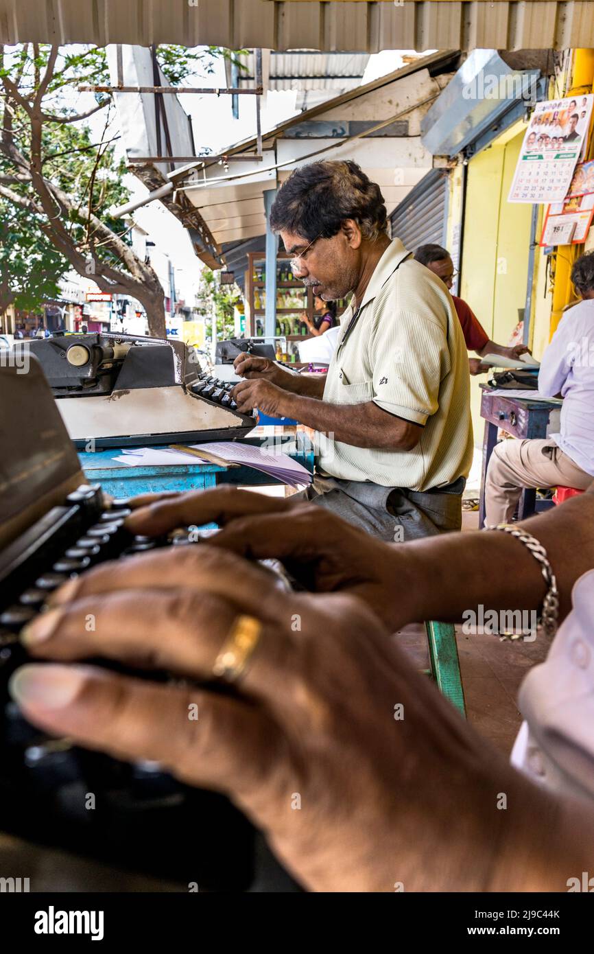 Typists hi-res stock photography and images - Alamy