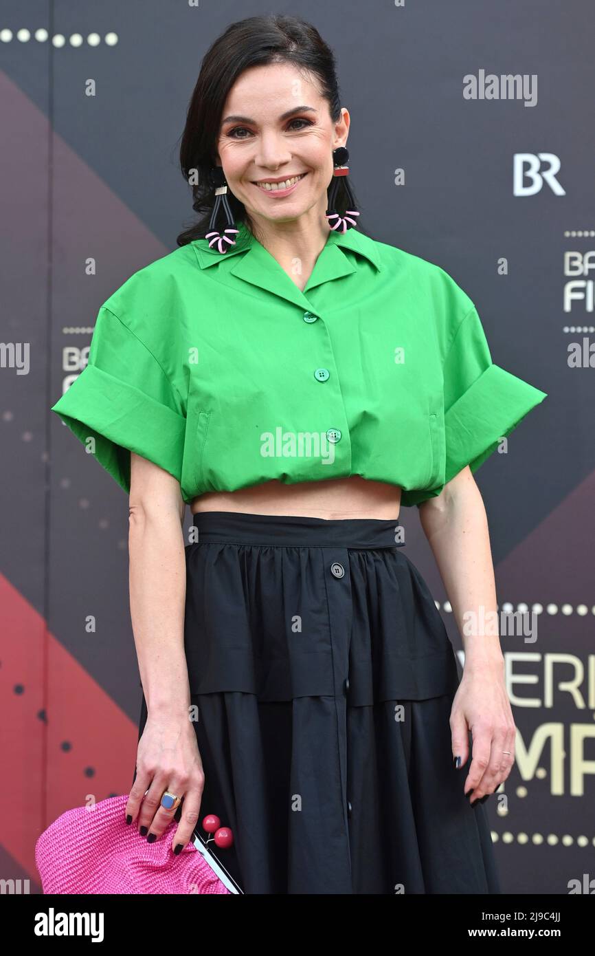 Nadine WARMUTH (actress), single image, cut single motif, half figure ...