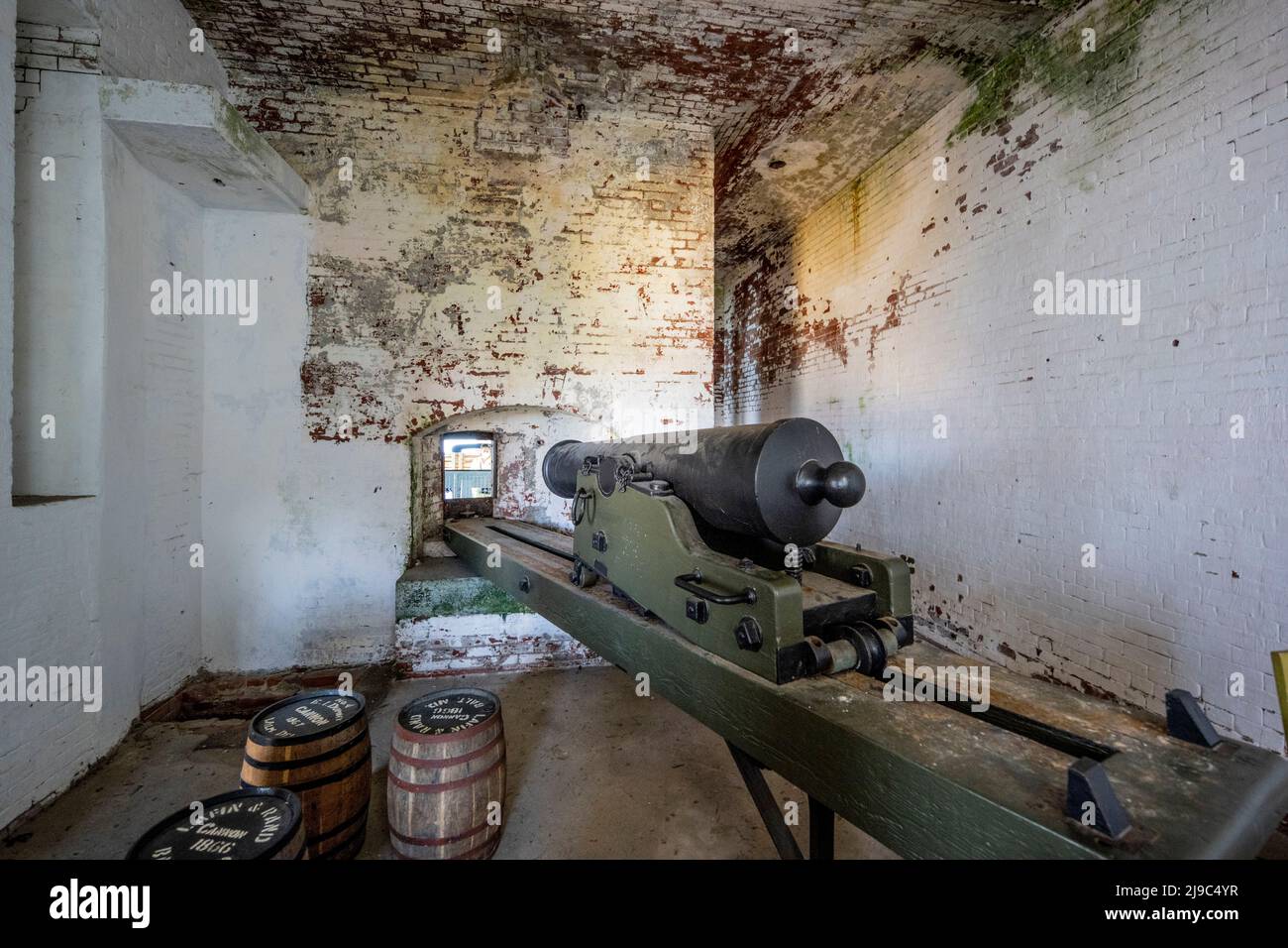 Defensive cannon at Alcatraz Island Prison Stock Photo - Alamy