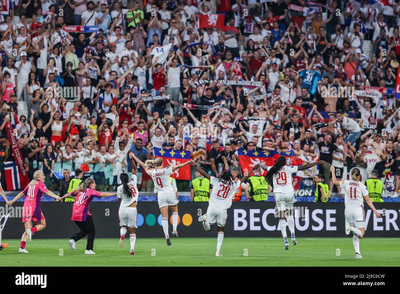 Eugene Le Sommer and players of Olympique Lyonnais celebrates victory ...
