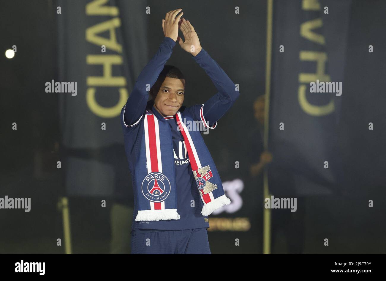 Kylian mbappe psg trophy hi-res stock photography and images - Alamy