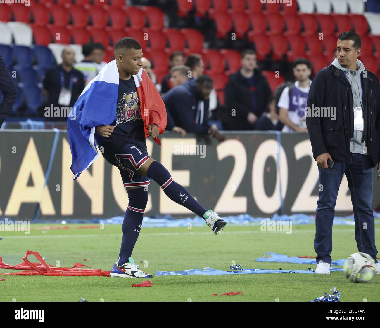 Kylian mbappe psg trophy hi-res stock photography and images - Alamy