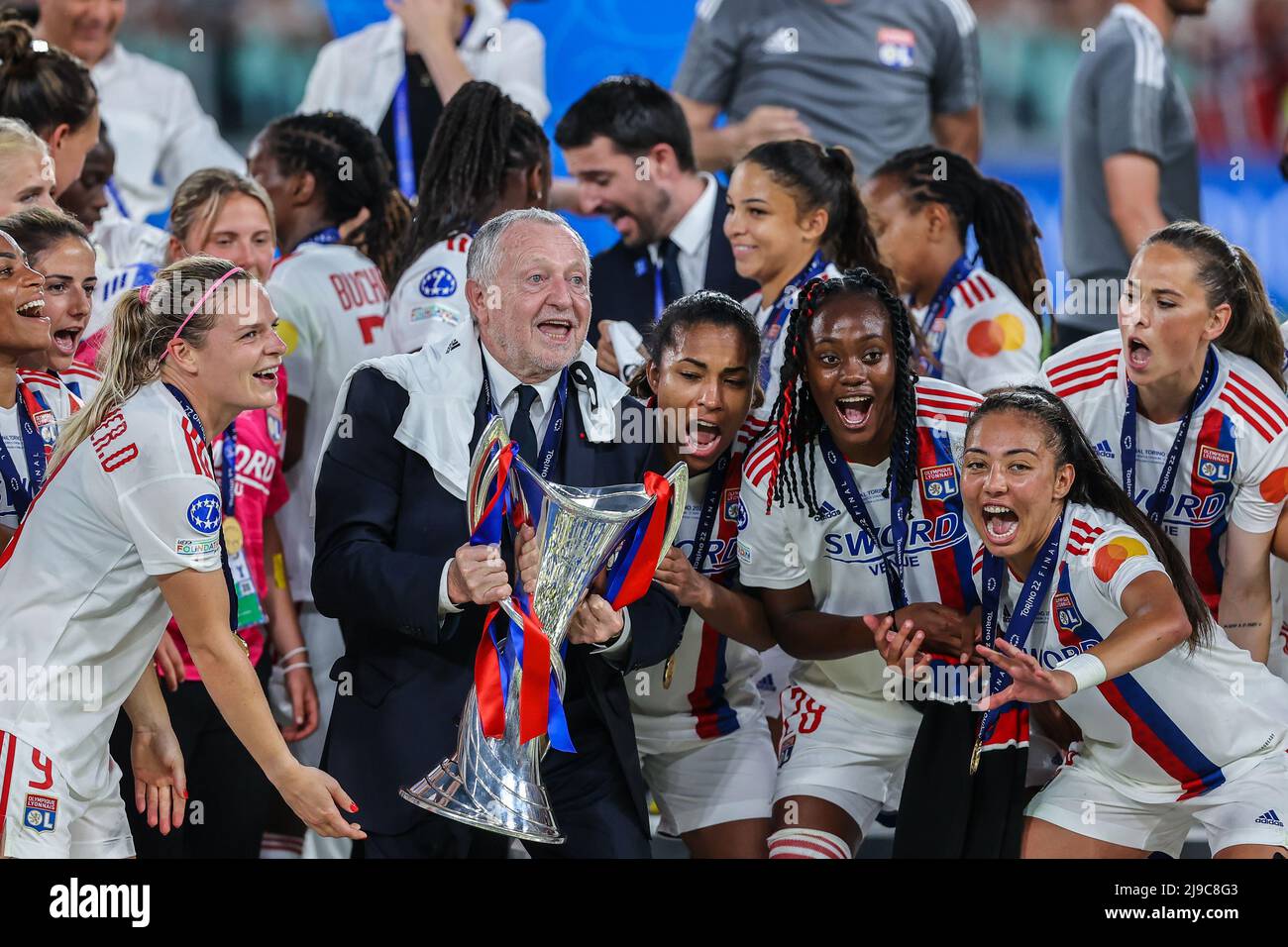Womens champions league trophy hi-res stock photography and images - Alamy