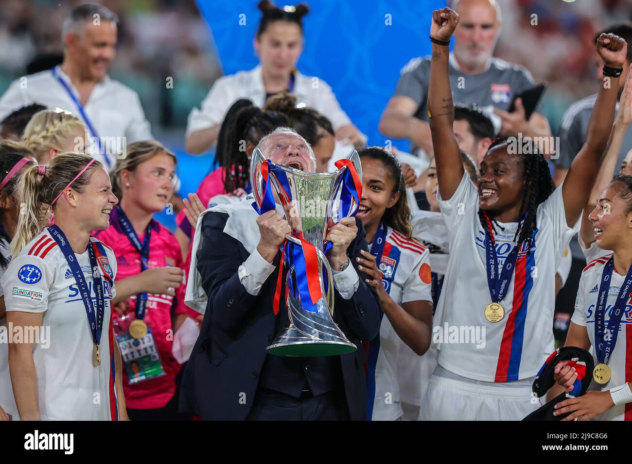 Womens champions league trophy hi-res stock photography and images - Alamy