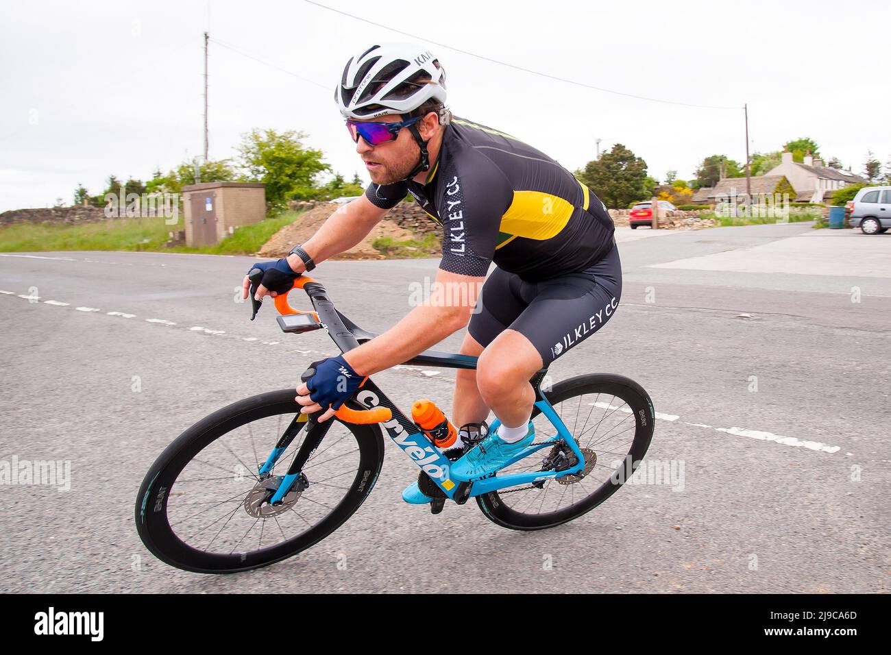 Hade Edge, Holmfirth, Yorkshire, UK, 22 May 2022. Action from Barnsley ...