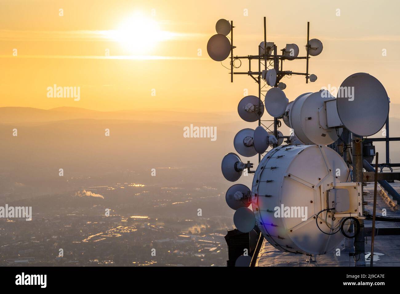Telecommunication tower with 5G cellular network antenna - global ...
