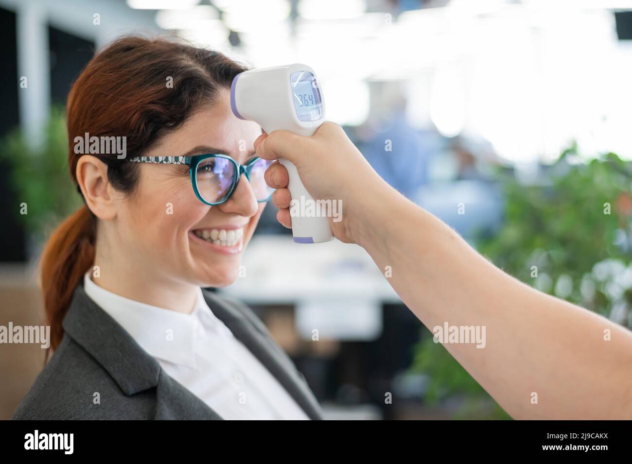 Temperature measurement by infrared electronic digital thermometer to ...