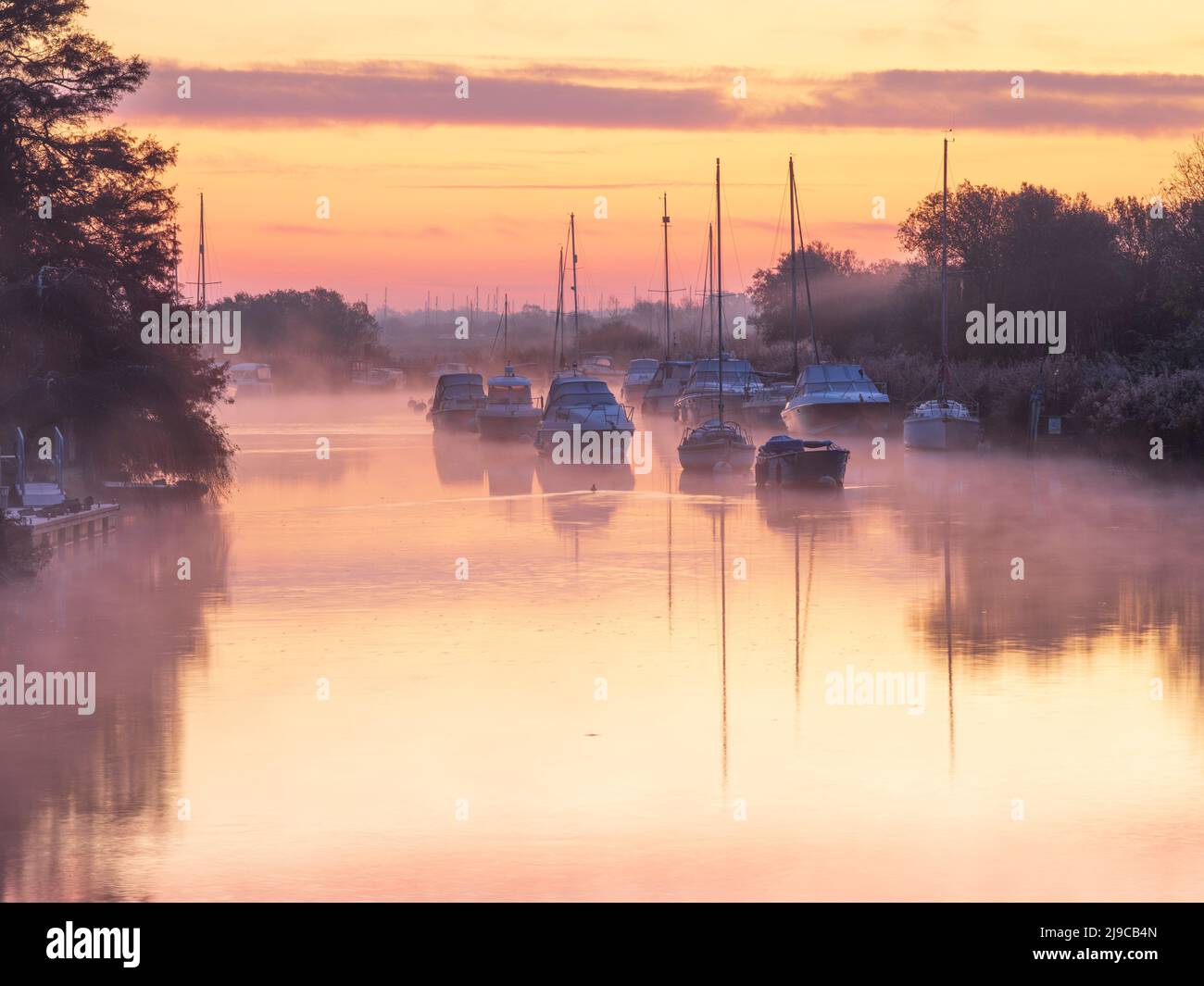 A misty sunrise on the river Frome at Wareham in Dorset Stock Photo - Alamy