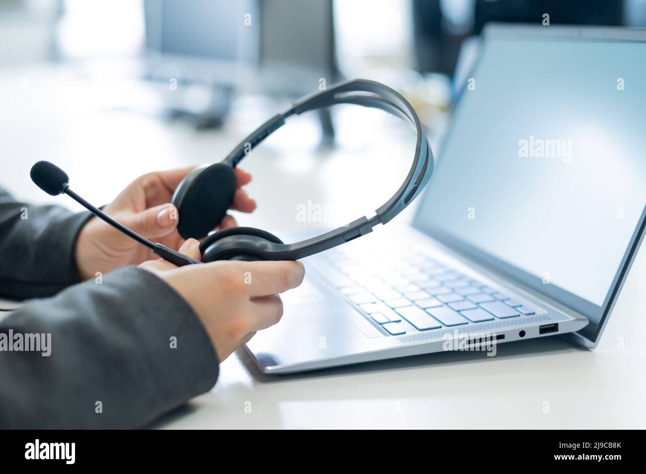 Female operators hi-res stock photography and images - Alamy