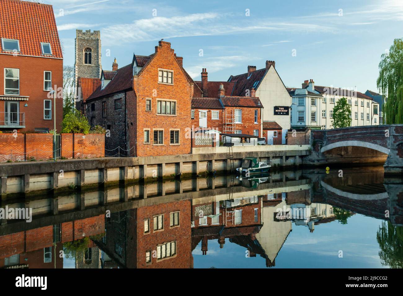 Sunrise on river Wensum Stock Photo - Alamy