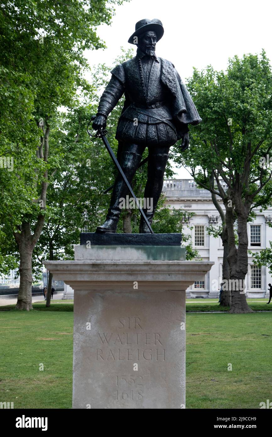 Statue of Sir Walter Raleigh Greenwich,London Stock Photo - Alamy