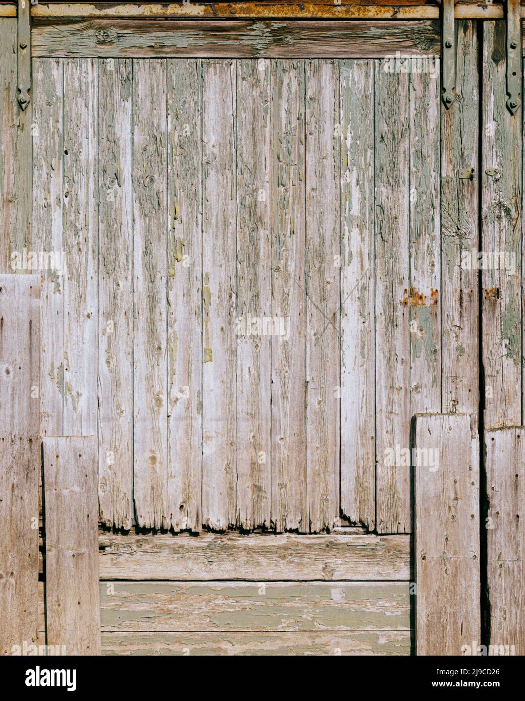 Farm barn doors hi-res stock photography and images - Alamy