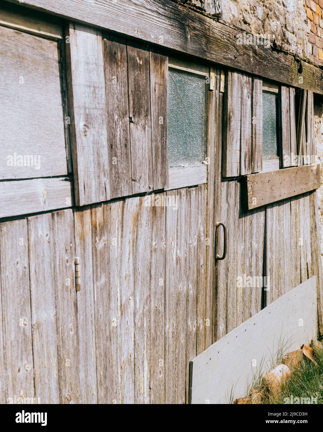 Farm barn doors hi-res stock photography and images - Alamy