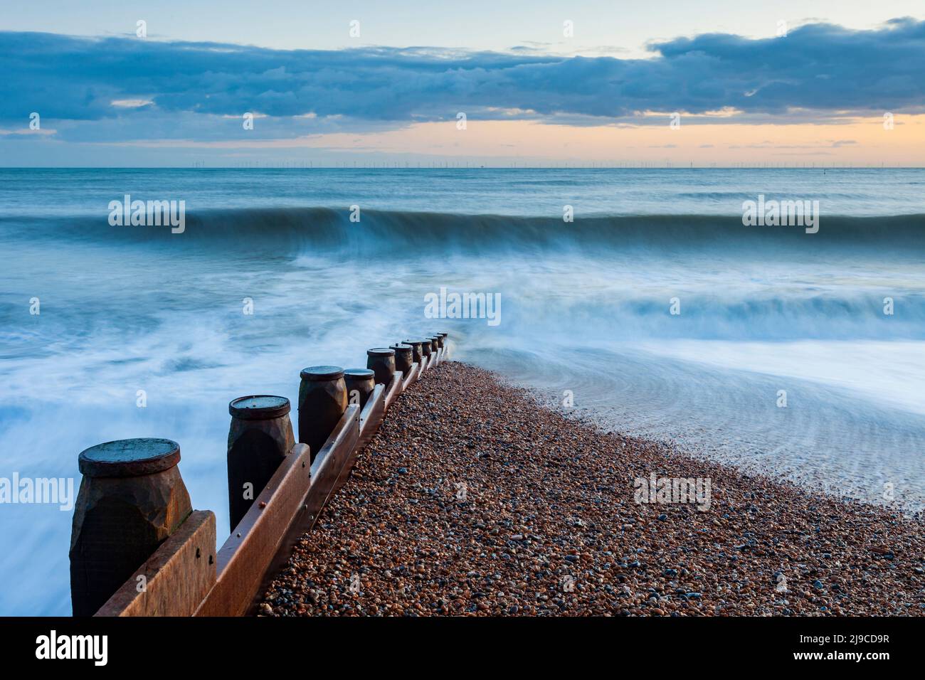 Long shingle beach hi-res stock photography and images - Alamy