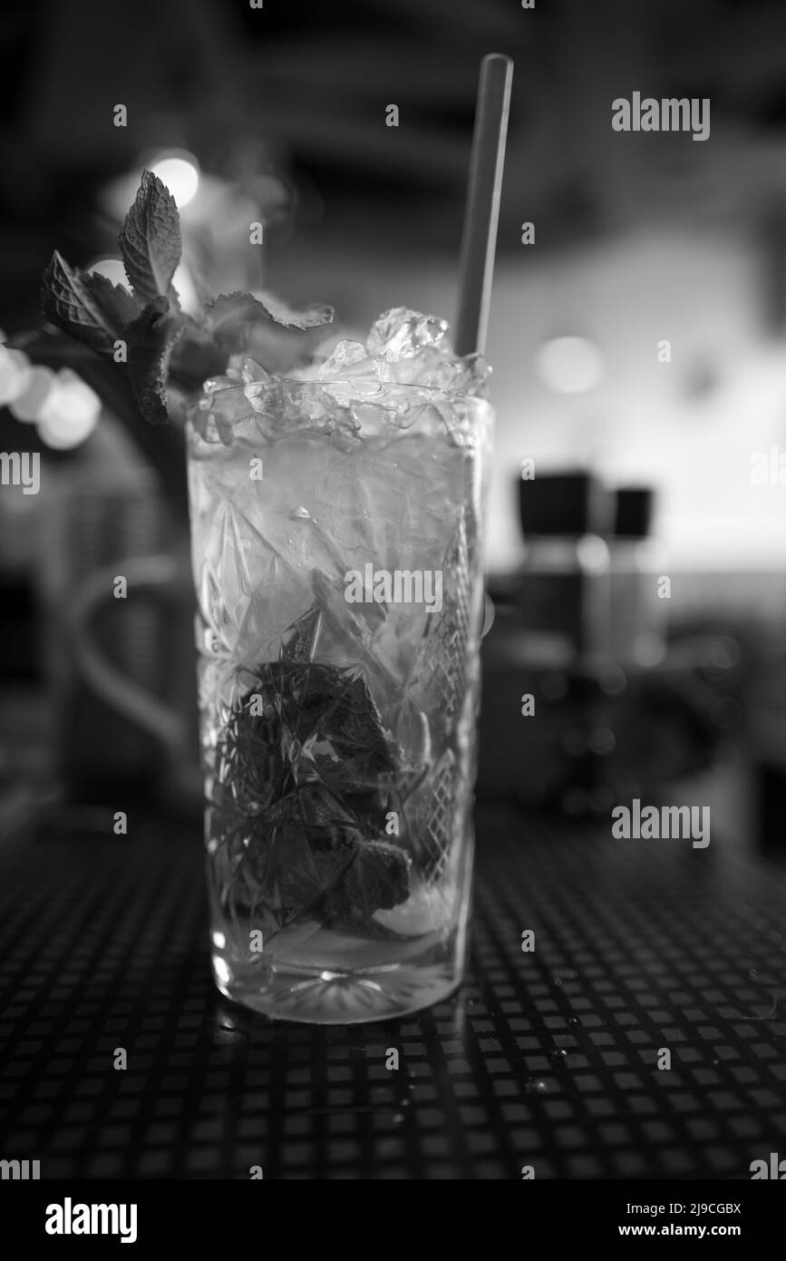 Glasses lemon ice water Black and White Stock Photos & Images - Alamy
