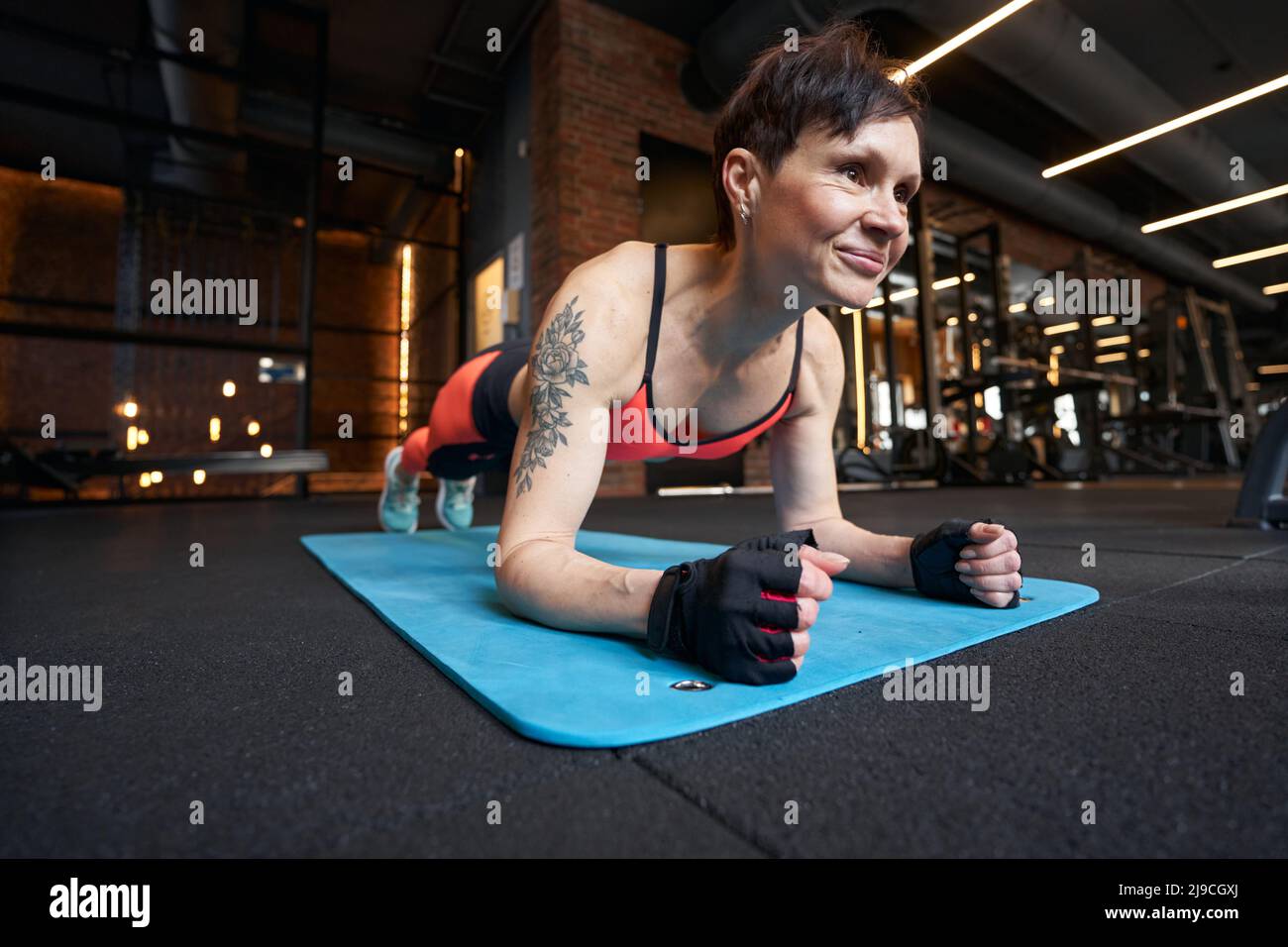Core exercise hi-res stock photography and images - Alamy