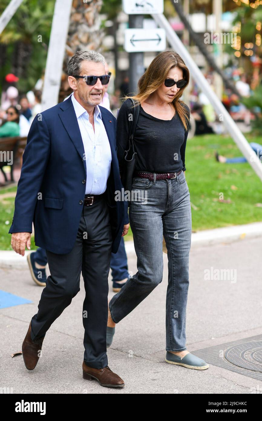 Carla Bruni Street Style
