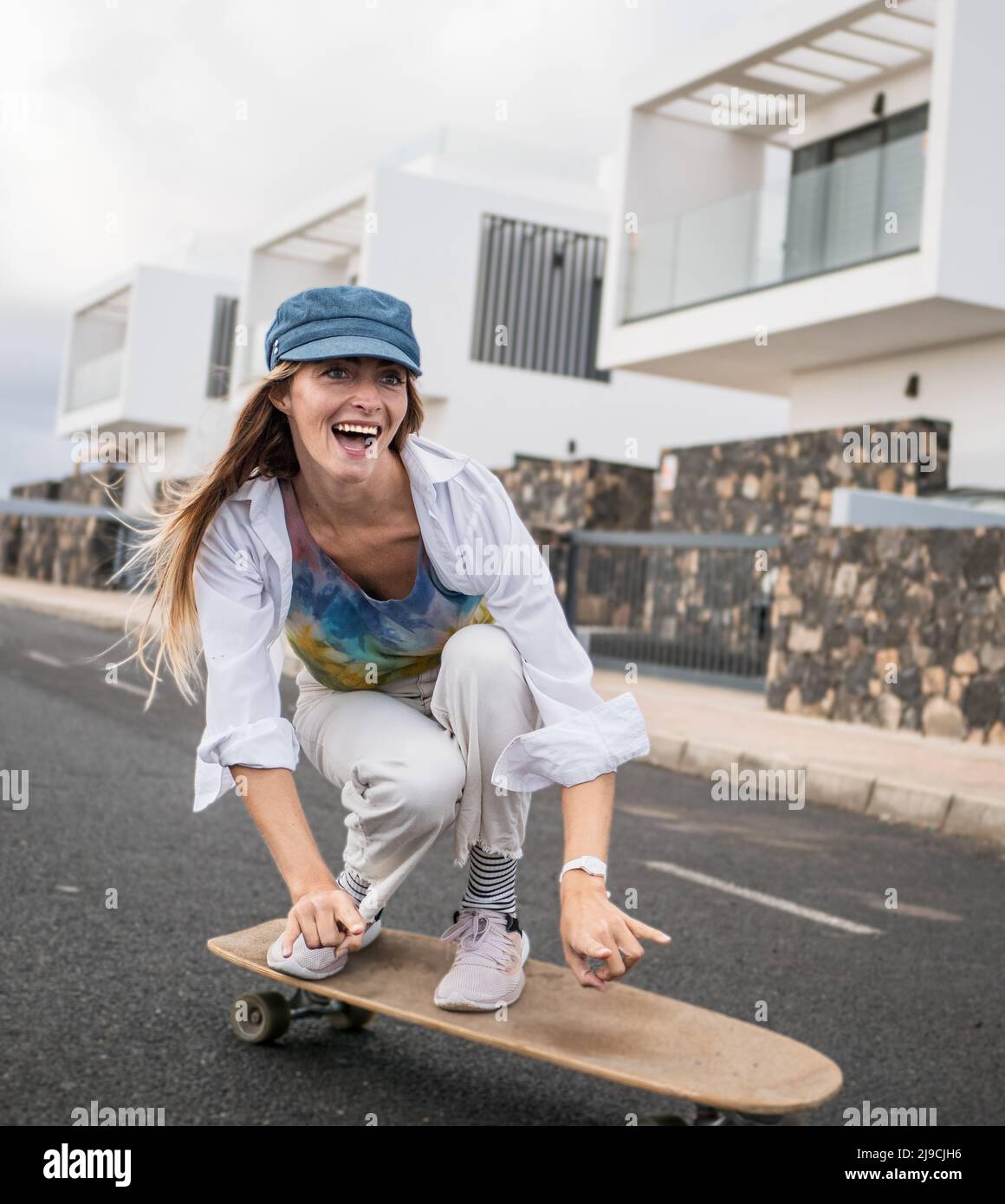 Cool skating hi-res stock photography and images - Alamy