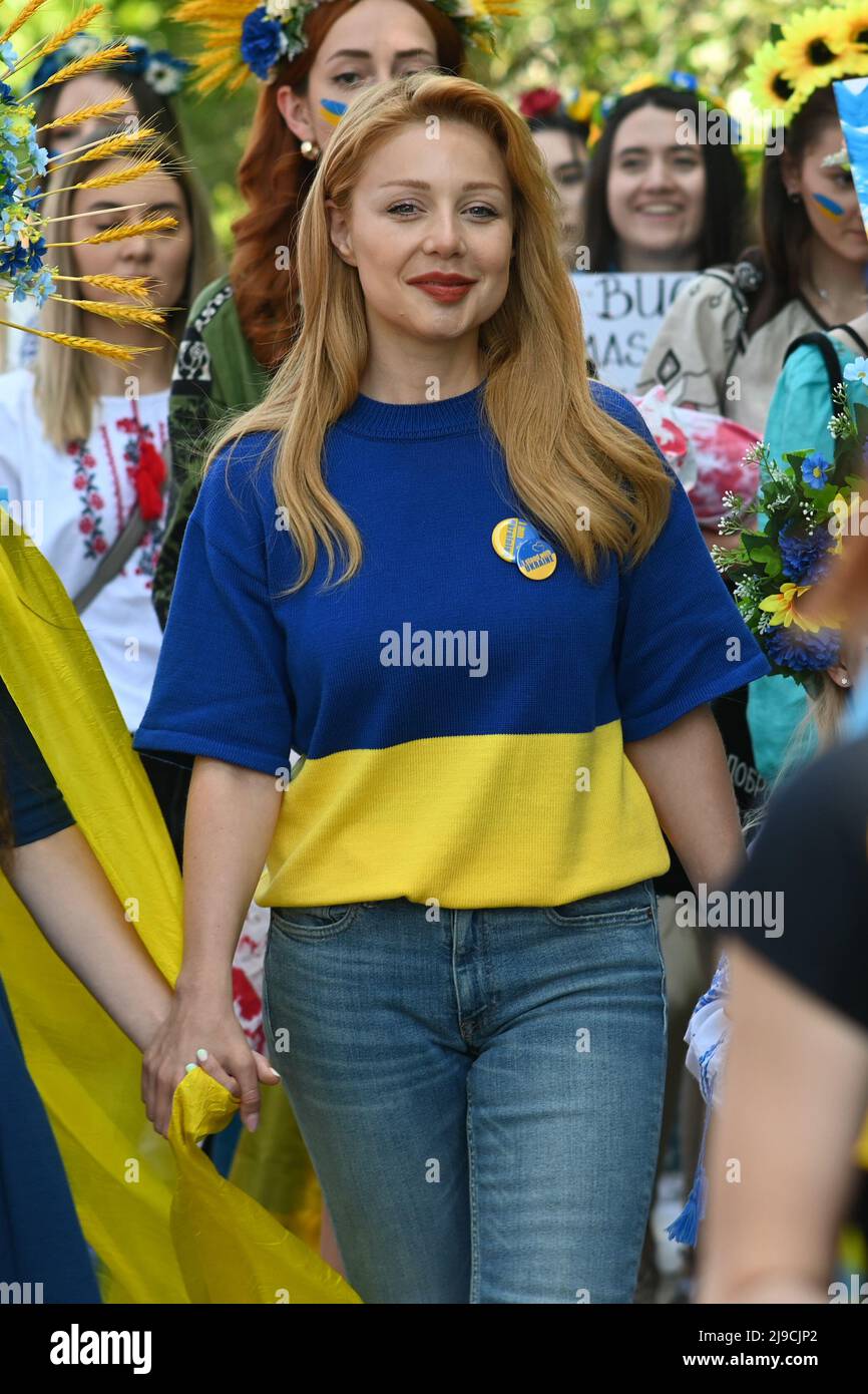 London, UK. 22nd May, 2022. Ukrainian singer Tina Karol leads the ...
