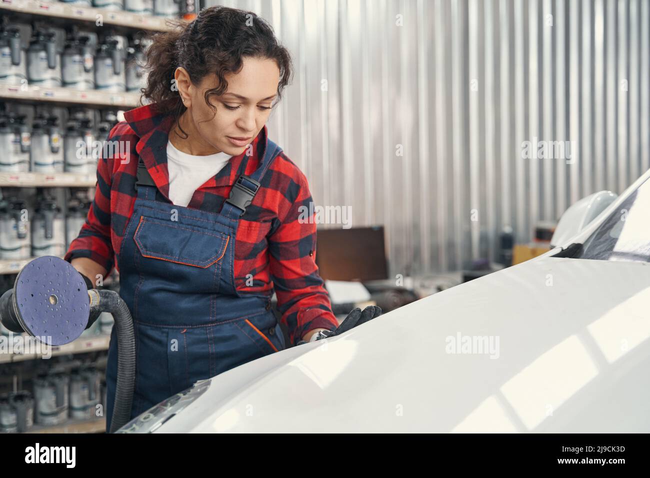 Inspecting car body hi-res stock photography and images - Alamy