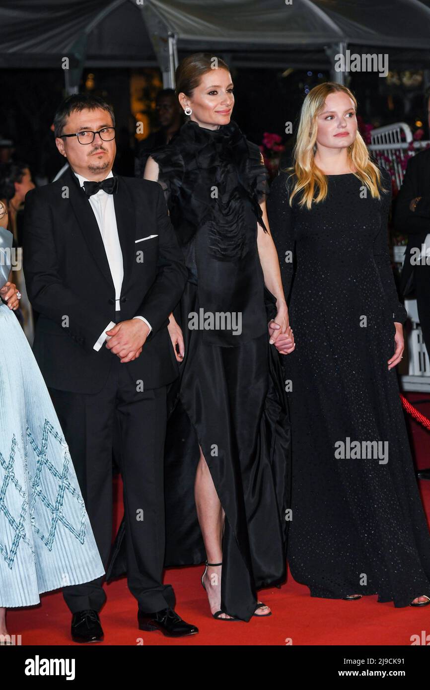 Cannes, France. 22nd May, 2022. Cristian Mungiu , Judith State , Audrey ...