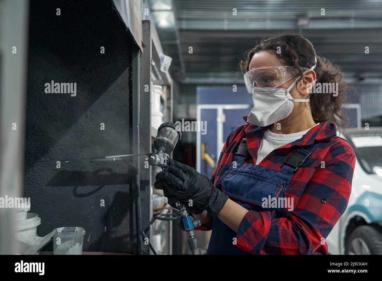 Car workshop compressor hi-res stock photography and images - Alamy