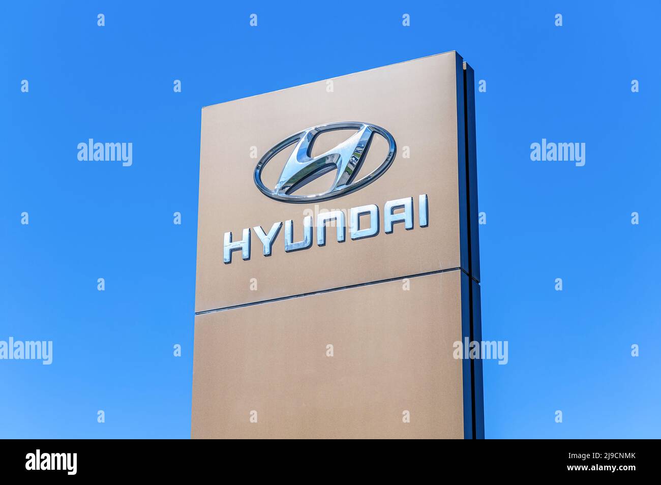 Hyundai signboard hi-res stock photography and images - Alamy