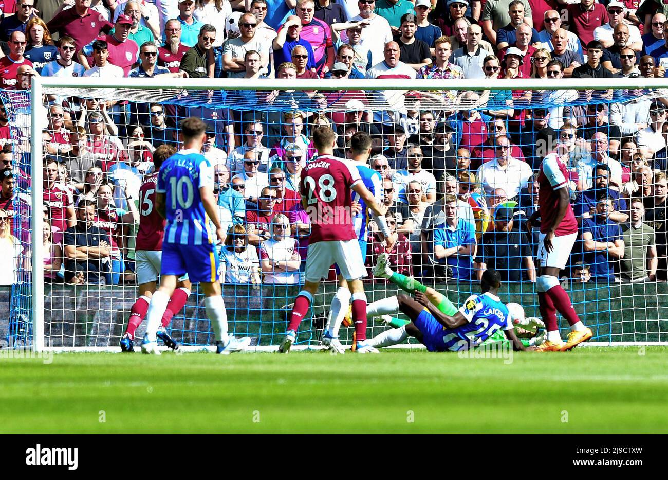 Moises caicedo 2022 goal hi-res stock photography and images - Alamy