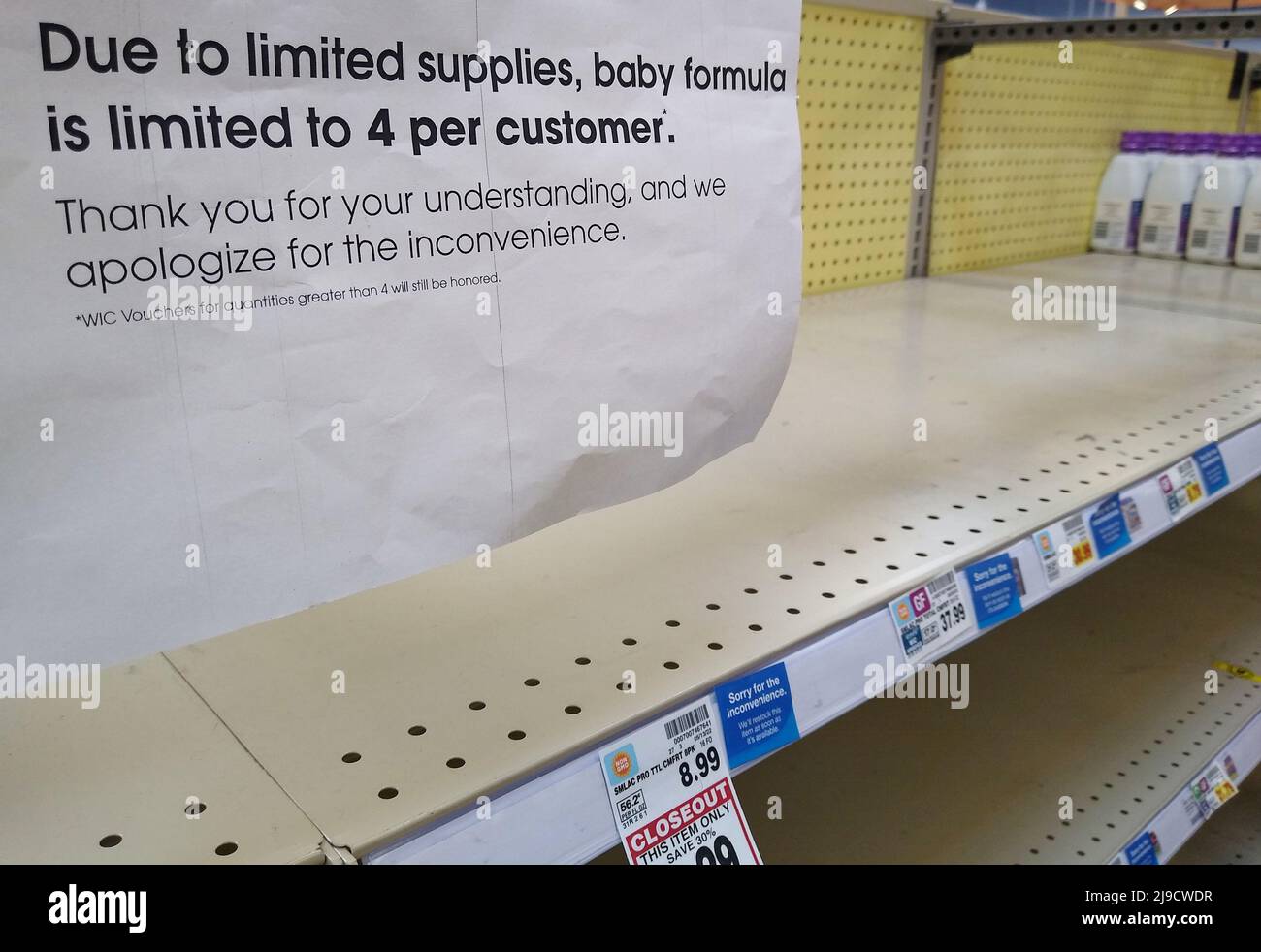 Grocery store interior signage hi-res stock photography and images - Alamy