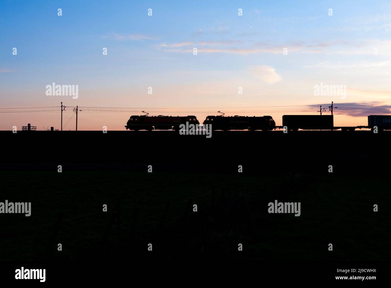 2 Freightliner class 90 electric locomotives haul a intermodal ...