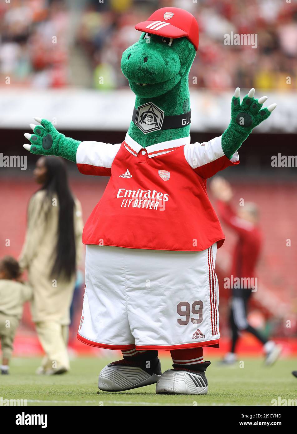 London, England, 22nd May 2022. Arsenal mascot Gunnersauras waves to ...