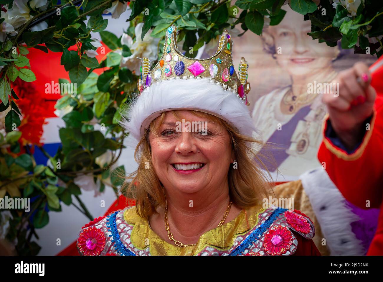 Lady from Lymm Women's Institute dressed as the Queen in the 2022 Lymm ...