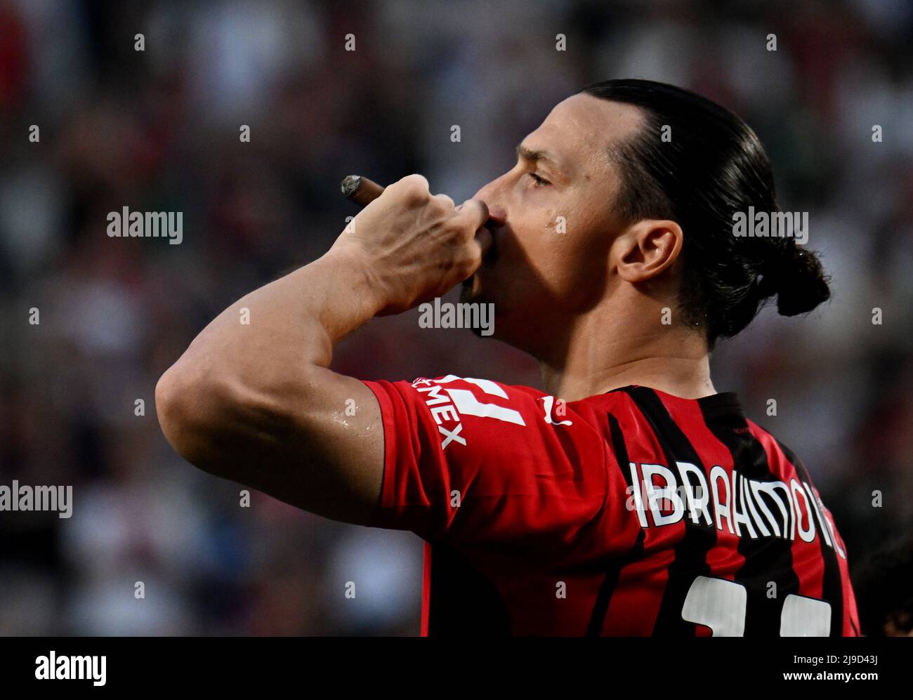 Ibrahimovic celebrates 2022 hi-res stock photography and images - Alamy