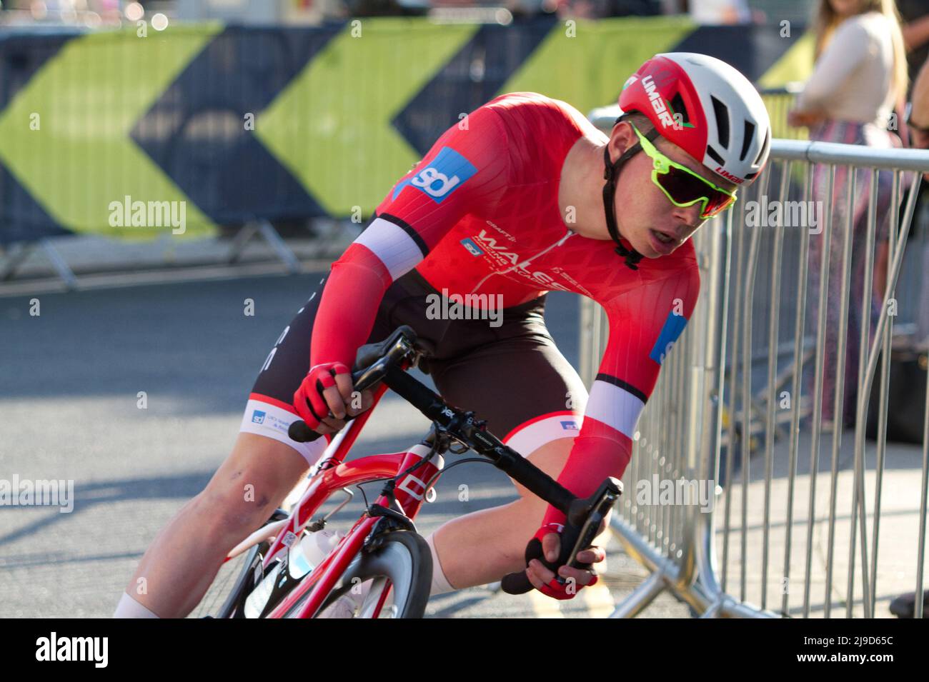 Wales racing academy cycling team hi-res stock photography and images ...