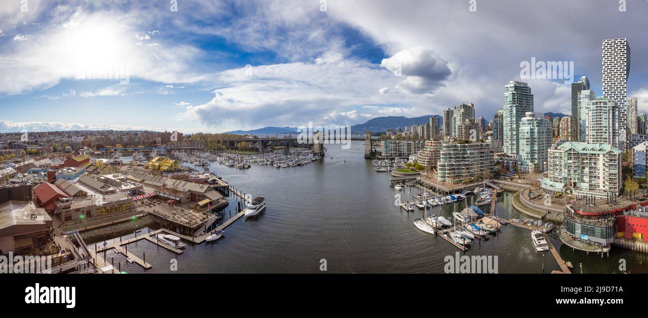 Modern Cityscape on the West Coast Pacific Ocean Stock Photo - Alamy