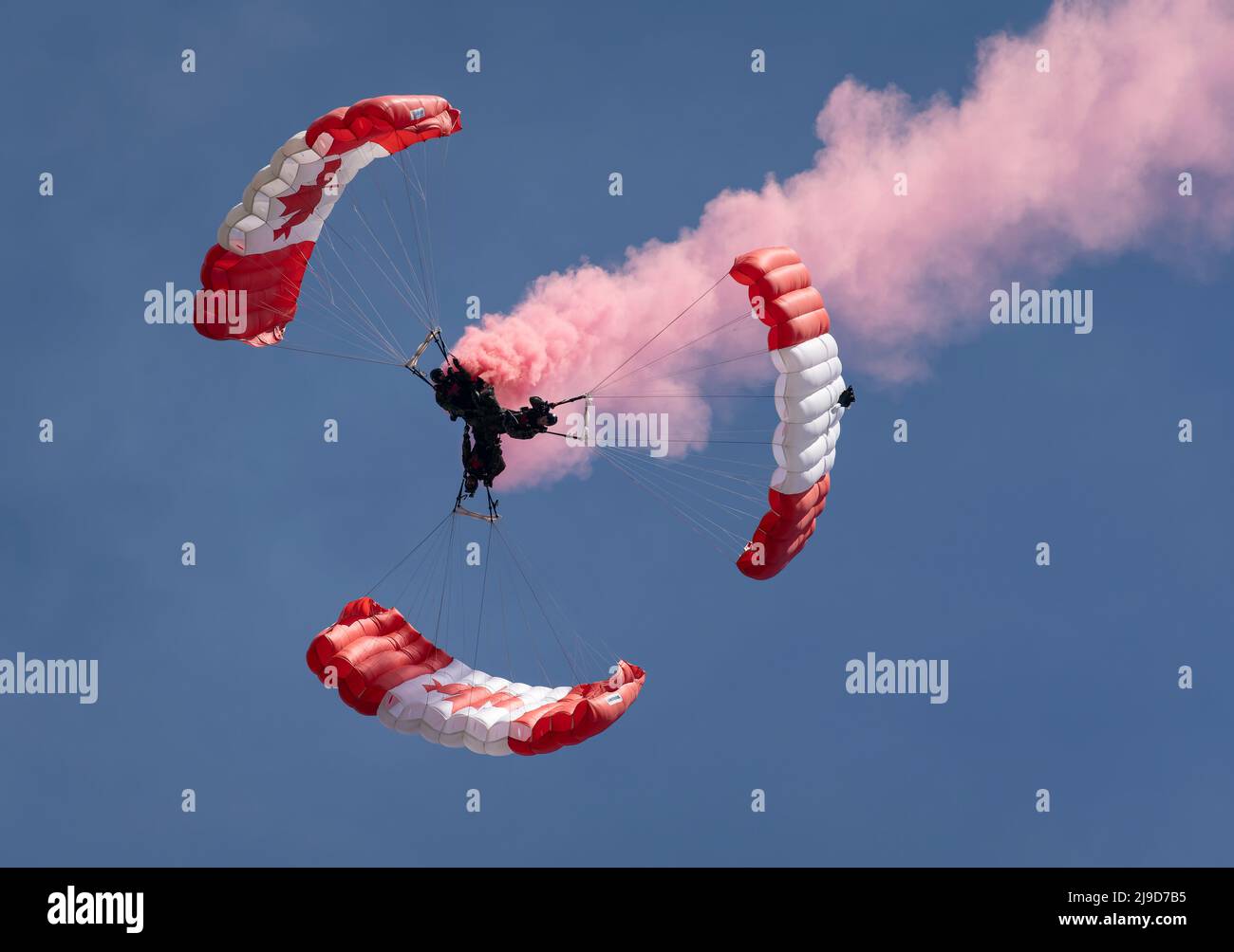 Members canadian skyhawks parachute team hi-res stock photography and ...