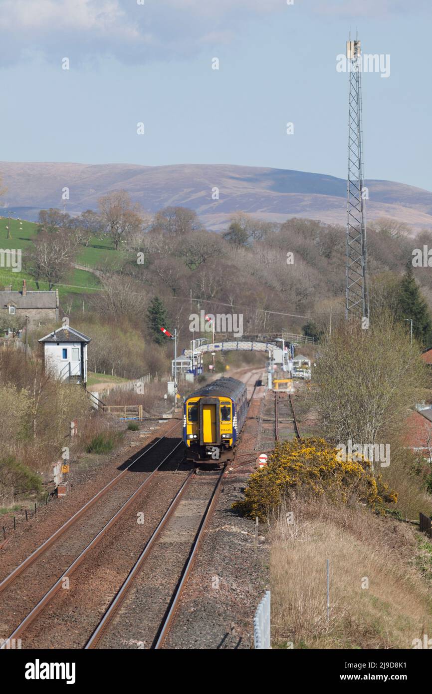 Scotrail class 156 sprinter train 156512 departing from Kirkconnel ...