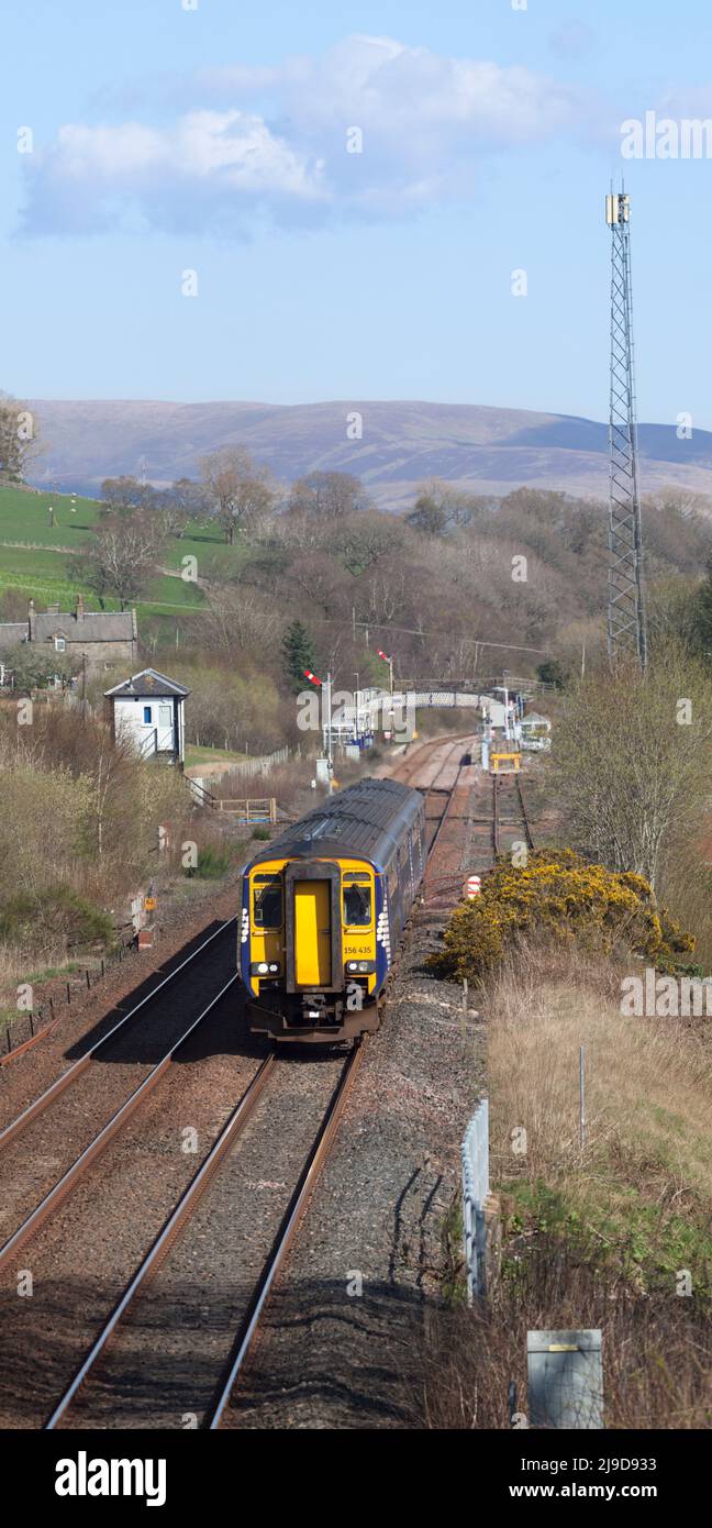 Scotrail class 156 sprinter train 156512 departing from Kirkconnel ...