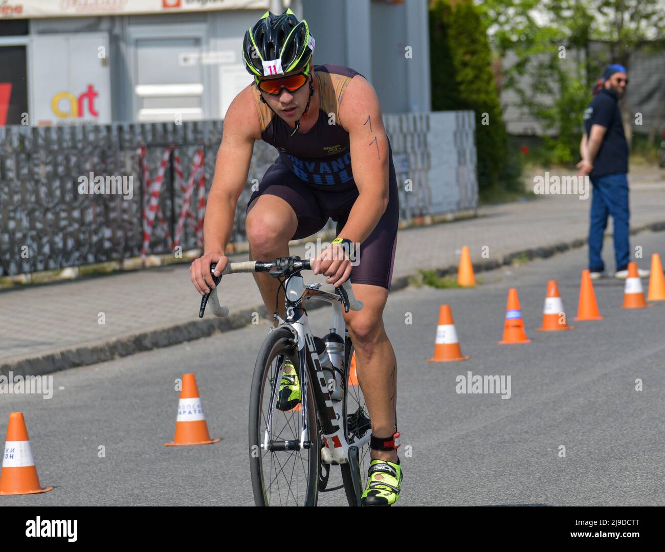 The massive triathlon competition. Аthletes competed in swimming ...