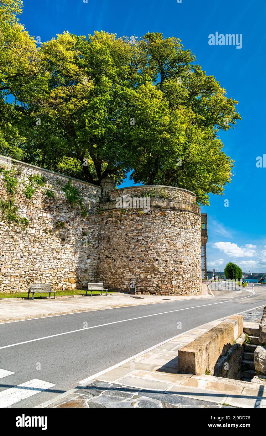 Defensive urban architecture hi-res stock photography and images - Alamy