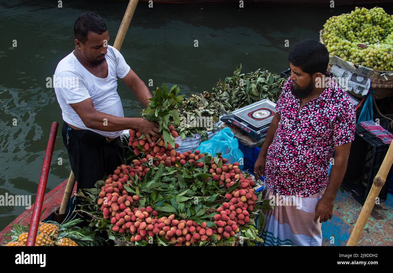 Fruit stall in bangladesh hi-res stock photography and images - Alamy