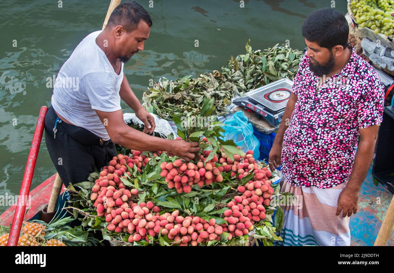Fruit and vegetable market bangladesh hi-res stock photography and ...