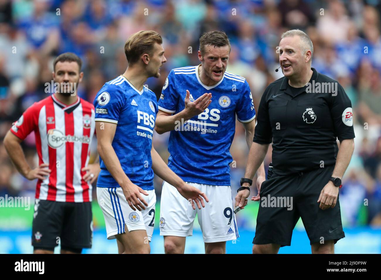 Jamie Vardy #9 of Leicester City questions a decision made by Referee ...