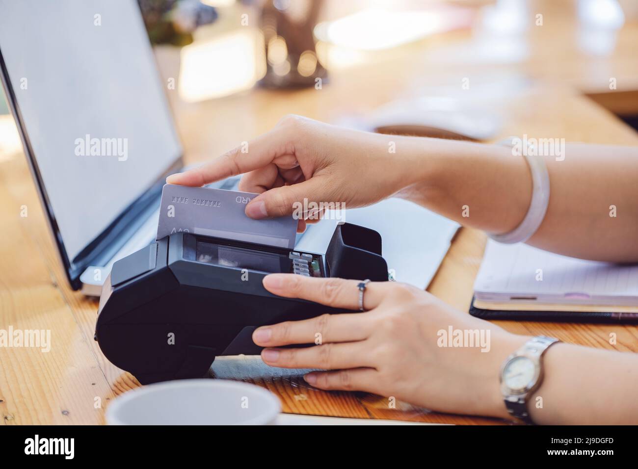 card swipe machine, cyber security, convenience of payment, staff use ...